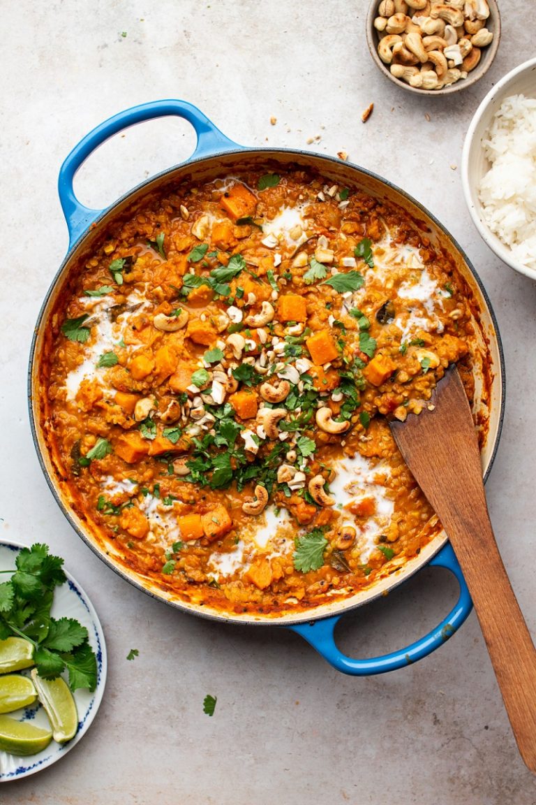 8 Healthy and Delicious Curry Recipes for Vegetarians and Meat Lovers